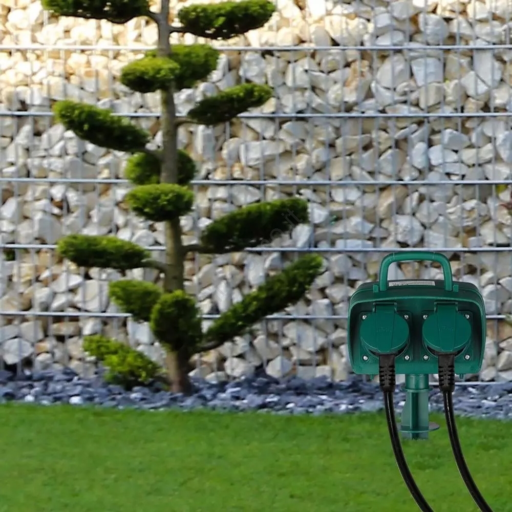 Multipresa verticale da esterno con Timer 2P 230V IP44 | Luciamo